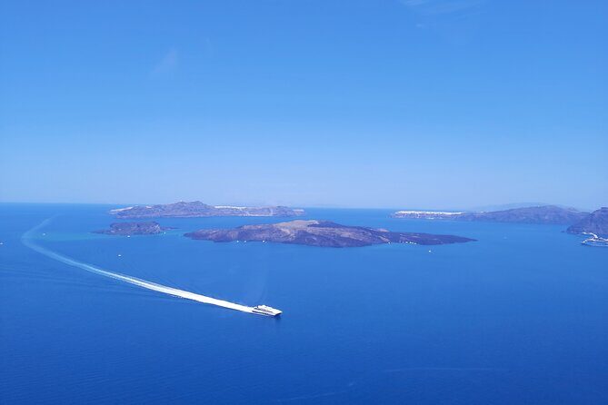 Private Helicopter Tour Santorini 20 minutes - up to 4 passengers - A Bird’s Eye View of Santorini: The Private Helicopter Tour