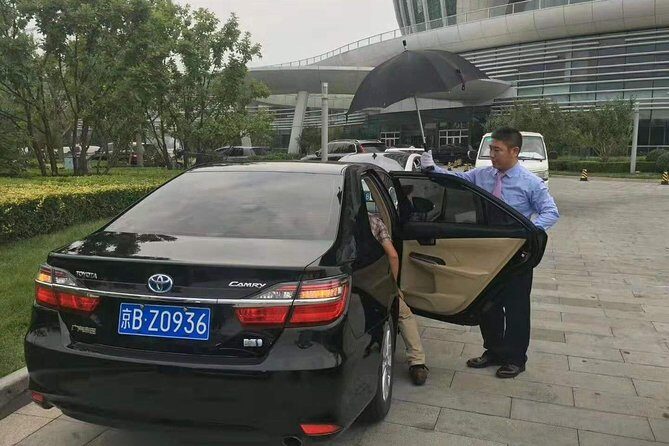 Private high-end made-to-measure airport pick up & drop off VIP service - FAQs