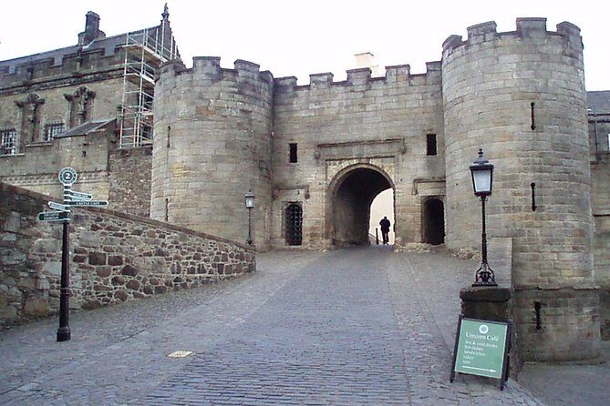 Private Highland Whisky, Stirling Castle and Linlithgow Palace Tour - Edinburgh - The Experience: What Makes it Stand Out