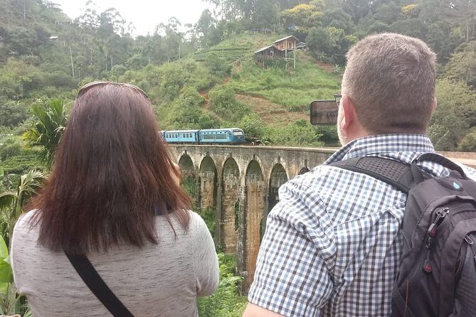 Private Hiking Adventure to the Little Adams Peak And Nine Arches Bridge. - FAQ