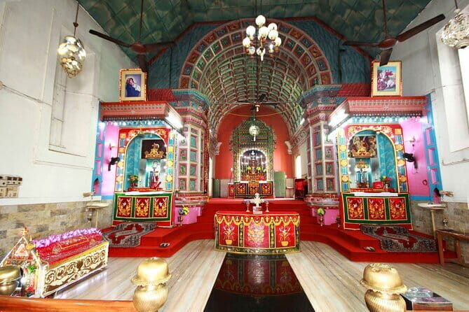 Private Hiking Tour from Cochin with Overnight Stay at Munnar - Cultural and Adventure Stops: Rich Heritage Meets Mountain Trails