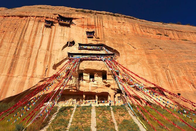 Private Hiking Tour: Pingshanhu Grand Canyon and the Horse Hoof Temple Grottoes - Cultural Lunch with the Yugur People