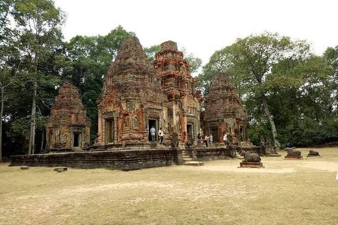 Private Historical Tour of Bakong Preah Ko and Lolei Temples - Discovering the Roots of Angkor: A Detailed Look at the Itinerary