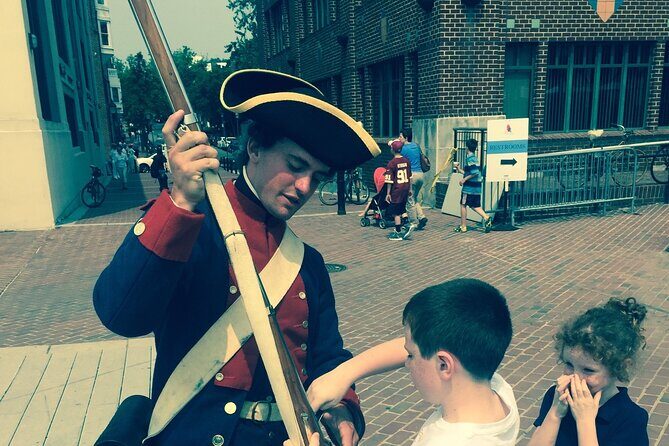 Private History of Old Town Alexandria Walking Tour - What Extras Make This Tour Stand Out?
