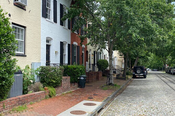 Private History of Old Town Alexandria Walking Tour - The Experience: A Walk That Brings History to Life