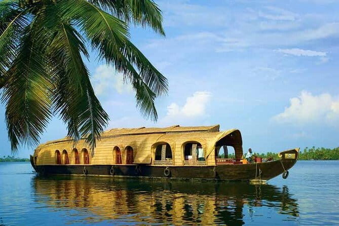 Private Houseboat Backwater Day Cruise tour with Lunch from Cochin - Key Points