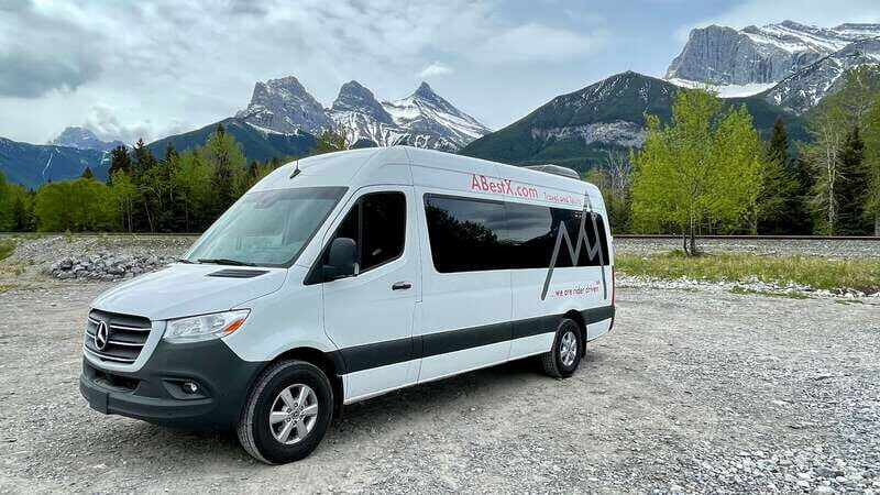 Private Icefields Parkway Tour w/ Lake Louise & Moraine Lake - What to Bring and Tips for Travelers