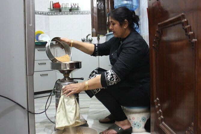 Private Indian Cooking Demonstration and In-Home Meal Minutes from the Taj Mahal - Summary: Who Will Love This Experience?