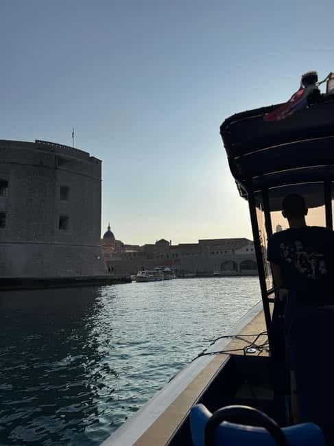 Private Island Escape: A Sunset Painting & Wine Experience - FAQ