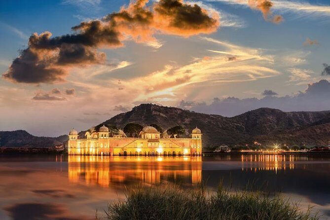 Private Jaipur Day Tour from Delhi by Car - Water and Wind: Jal Mahal and Hawa Mahal