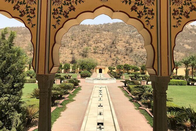 Private Jaipur Half Day Tour with Amer Fort and Stepwell - Practical Details and What You Get