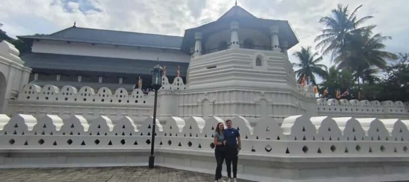 Private Kandy Day Tour: Ambuluwawa Tower & Hidden Temples - Key Points