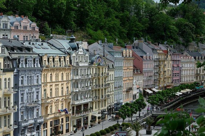 Private Karlovy Vary trip from Prague with glassworks All-Incl. - Frequently Asked Questions