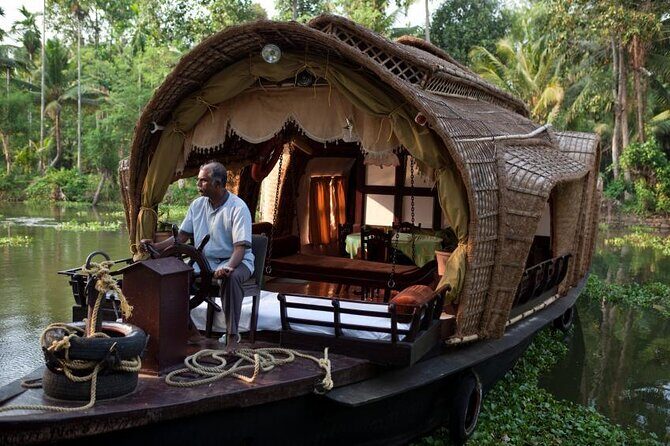 Private Kerala Backwaters Houseboat Cruise with Lunch from Kochi - Key Points