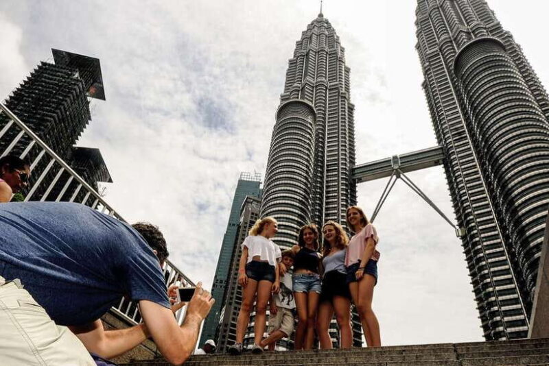Private KL City Tour with Petronas Twin Towers & Batu Caves - What Past Travelers Say