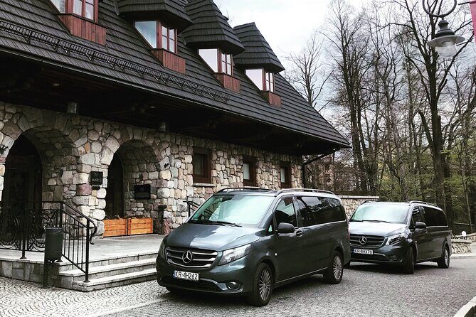 Private Krakow to or from Airport Transfer - The Driver: What Sets Them Apart
