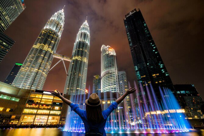 Private Kuala Lumpur Photoshoot Outside Petronas Tower - Why Choose a Private Photoshoot Outside the Petronas Towers?