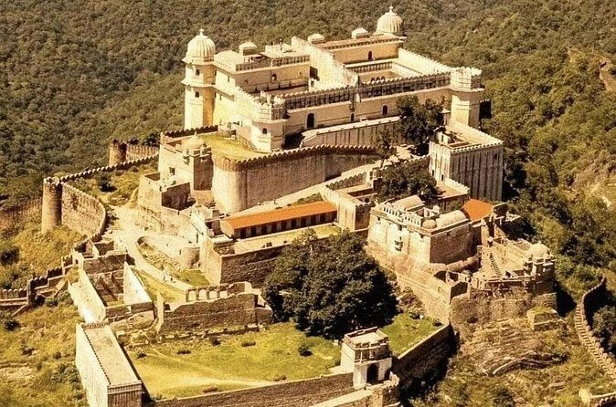 Private Kumbhalgarh and Ranakpur Tour from Udaipur - Who Is This Tour Best For?