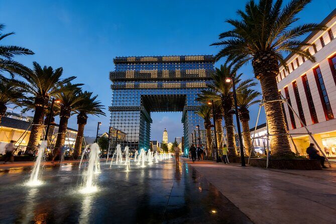 Private Kunming Illuminated Night Tour: Dianchi Lake,1903 Park and Fountain Show - Authenticity and Local Flavor