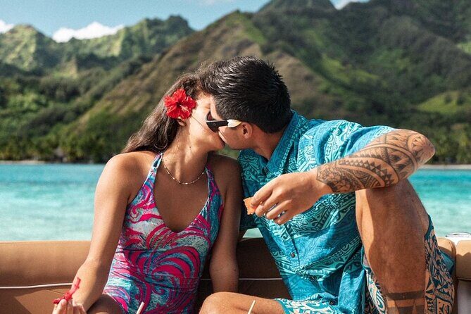 Private lagoon tour (rays, sharks, turtles) by boat in Moorea - A Closer Look at the Experience