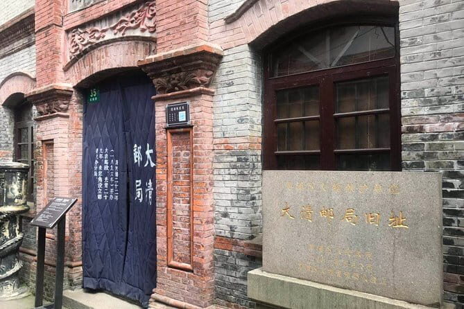 Private Layover Tour of Zhujiajiao and Shanghai Highlights with Pickup - A Deep Dive into the Itinerary