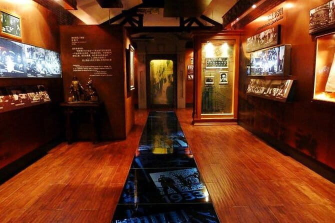 Private Layover Tour: Shanghai Zoo with Panda, Oriental Pearl Tower & the Bund. - FAQ