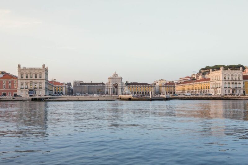 Private Lisbon Sightseeing Sailing Boat Tour with Locals - FAQ