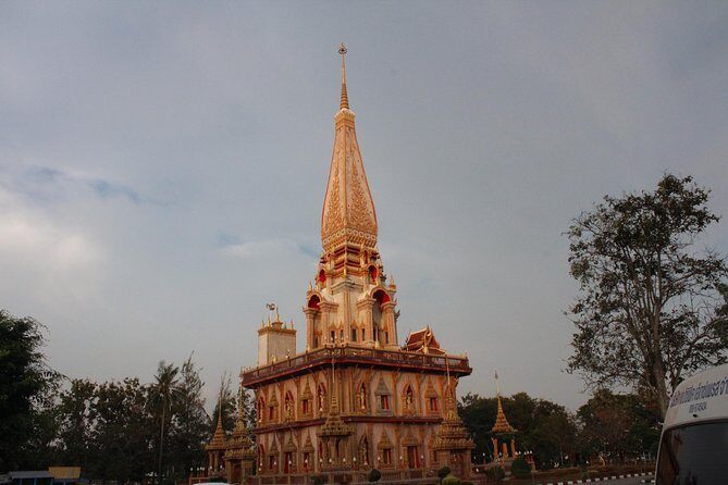 Private local city tour with english speaking driver - Exploring Phuket in Style: What This Tour Offers