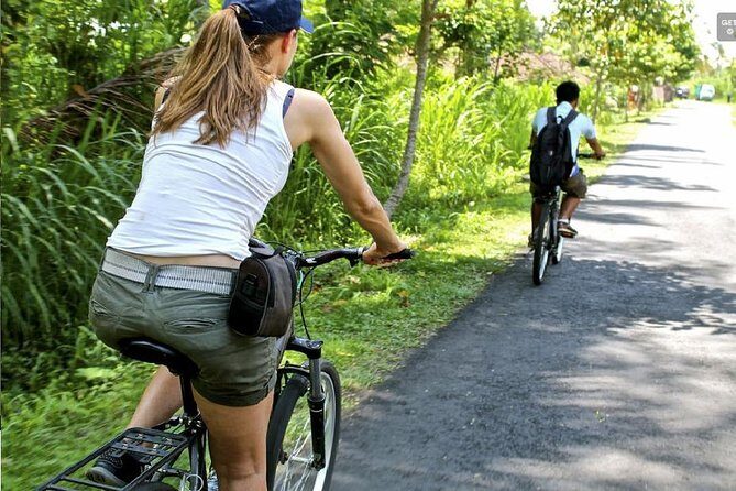 Private Lombok Cycling Tour : Lingsar Temple, Rice Field, Village & Market Tour - Exploring Lombok’s Heart on a Private Cycling Tour