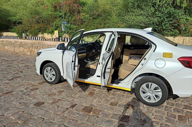 Private Lucknow Arrival Transfer - Airport to Lucknow Hotels drop - Additional Considerations