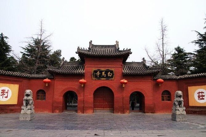 Private Luoyang Sightseeing with Hotel or Railway Station Transfer - First Stop: The Longmen Grottoes