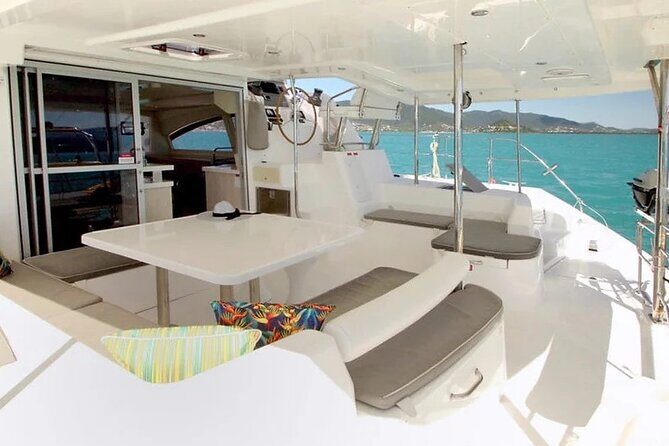 Private Luxury Catamaran Charter in Nassau - Key Points