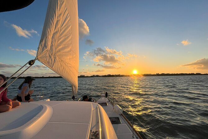 Private Luxury Catamaran Tour to Stingray City and Snorkel - Practical Tips for Booking