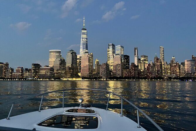 Private Luxury Daytime Boat Tour in New York City - 1 Hour - The Sum Up