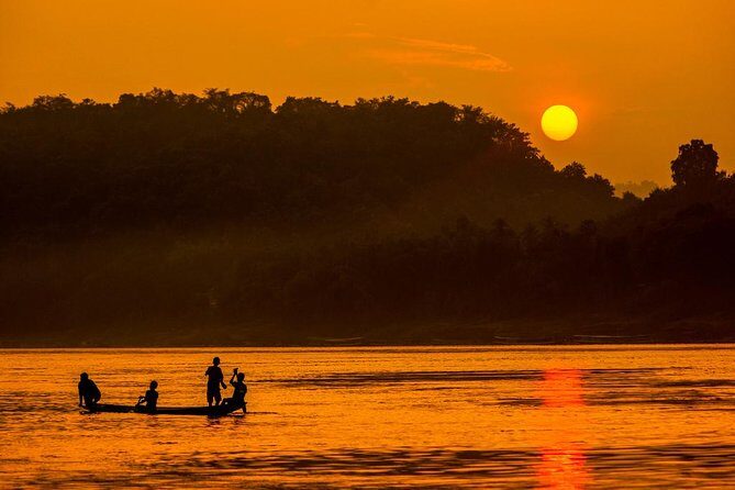 PRIVATE Luxury Sunset Mekong Afternoon trip from HCM city - Starting the Day: From Ho Chi Minh City to the Mekong