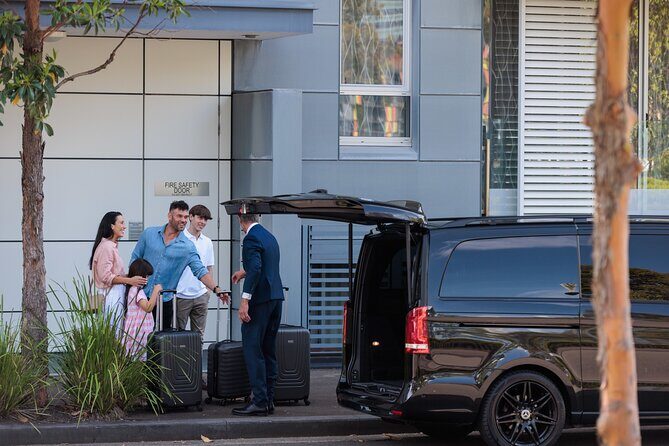 Private Luxury Transfer from Perth CBD to Perth Airport - What to Expect During the Ride