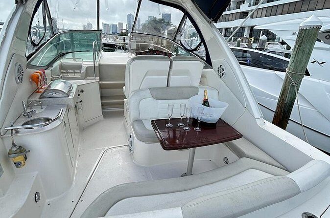 Private Luxury Yacht in Miami - What to Expect in Terms of Experience