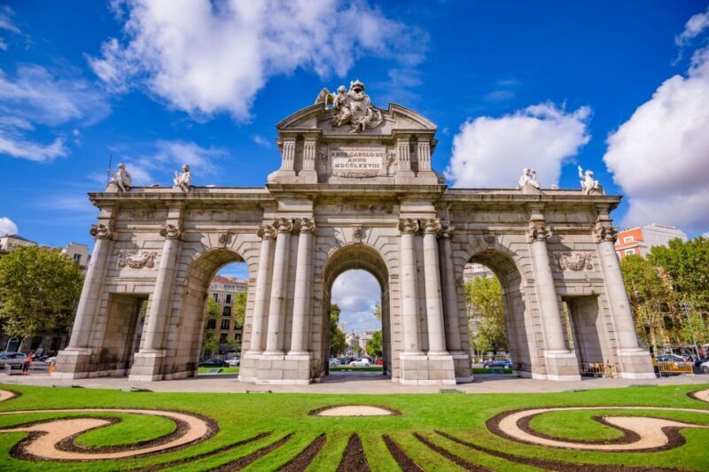Private Madrid Highlights Walking Tour - Key Points