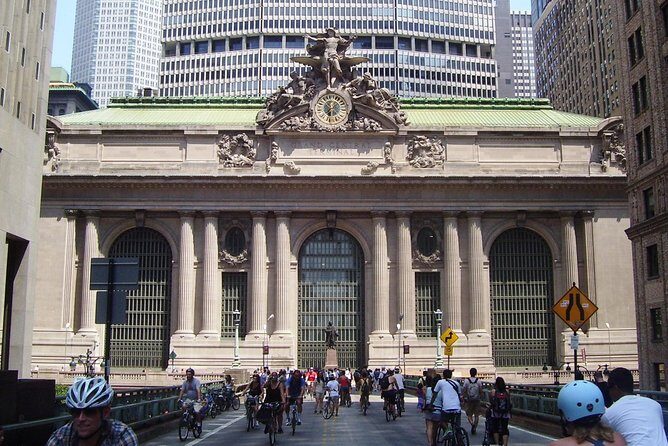 Private Manhattan and Brooklyn Full-Day Tour with Driver-Guide and Vehicle - Frequently Asked Questions