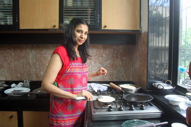 Private Market Tour and Vegetarian Cooking Class in Mumbai - Key Points