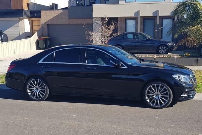 Private Melbourne CBD Sightseeing Tour luxury vehicle - A Practical Guide to Your Melbourne Airport Transfer Experience