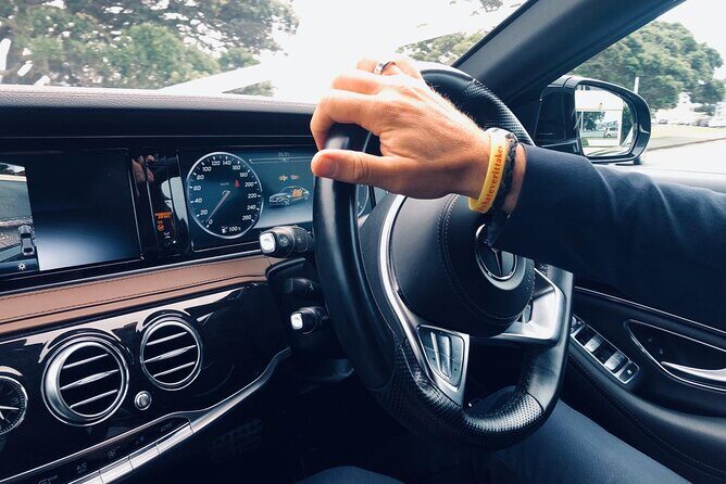Private Mercedes Airport Transfers in Auckland - The Details: A Closer Look at the Experience