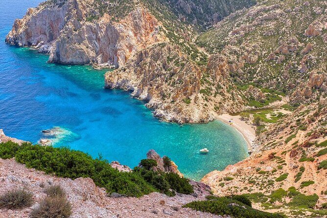 Private Milos Tour "Islands of Colours"- Luxury Boat Rental - FAQ