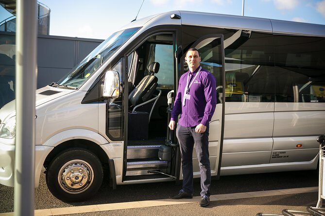 Private Minibus Arrival Transfer: Gatwick to Central London Airport - The Reality Based on Reviews