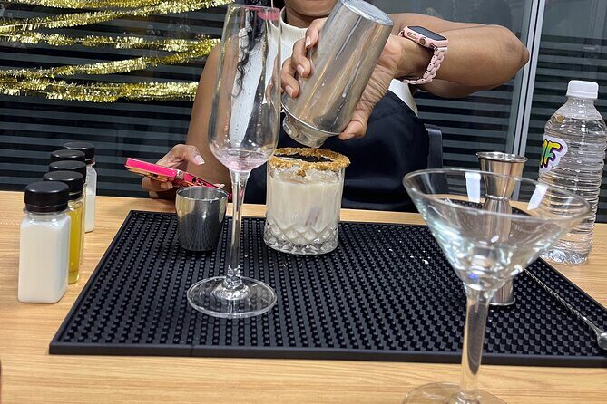 Private Mixology Experience in Fish Bay - Who Will Love This Experience?