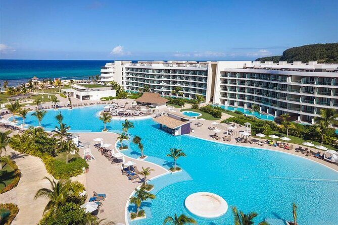 Private Montego Bay Airport Transfer to Falmouth/ Trelawny Hotels - The Service Experience: Reliability and Personal Touch