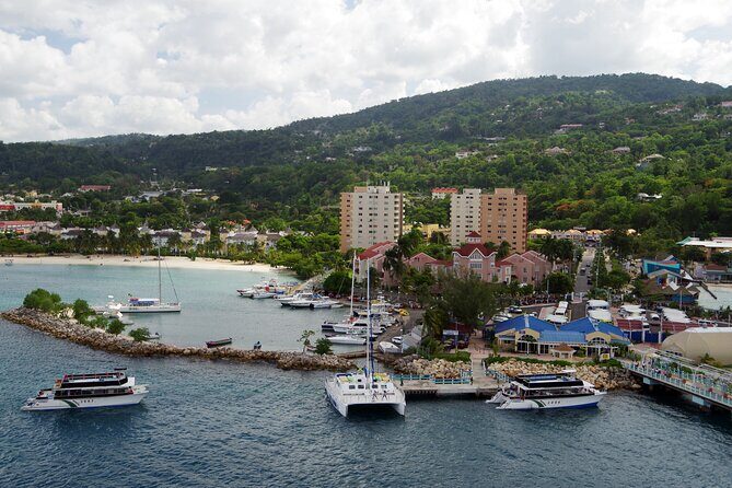 Private Montego Bay Airport Transfers to Hotels in Ocho Rios - Why a Private Transfer from Montego Bay to Ocho Rios Makes Sense