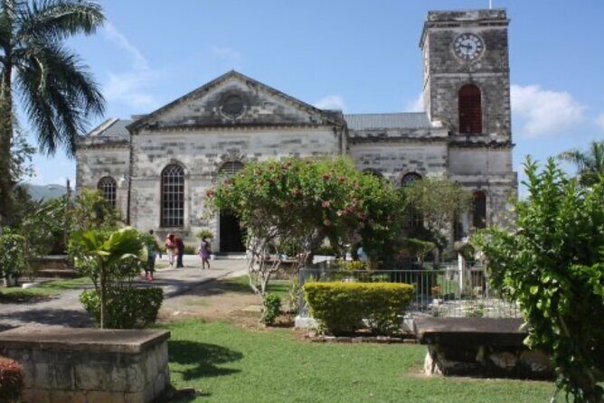 Private Montego Bay City Tour with Sightseeing & Shopping - Modern Comforts and Practical Details