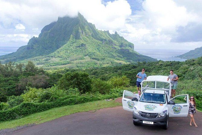 Private Morning Moorea 4WD Tour with Champagne - Exploring Moorea in Style and Comfort
