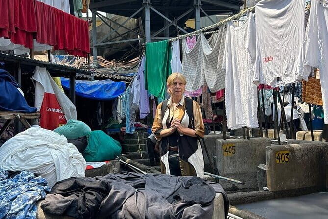 Private Mumbai 2-Day Tour Package:City + Slum & Elephanta Island. - Starting with the Landmarks: From Gateway to Gateway